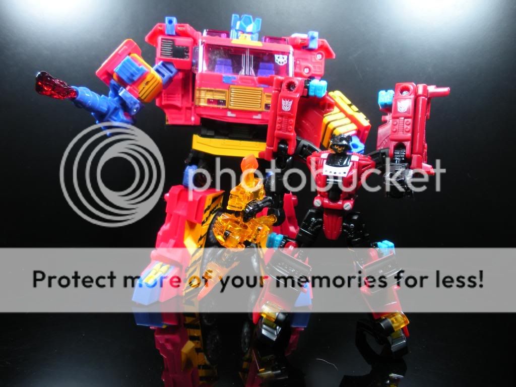 PIC review of Botcon 2010 Spark/Pyro | TFW2005 - The 2005 Boards