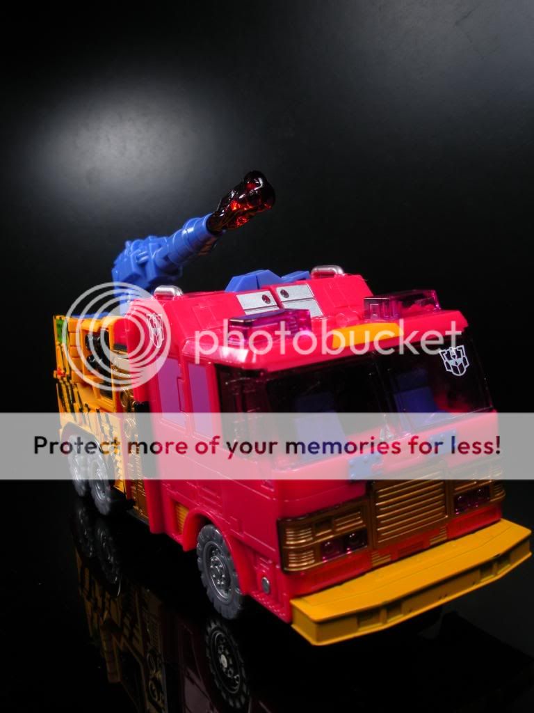 PIC review of Botcon 2010 Spark/Pyro | TFW2005 - The 2005 Boards